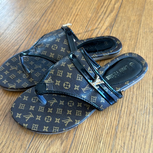 Shoes | Designer Look Sandals | Poshmark